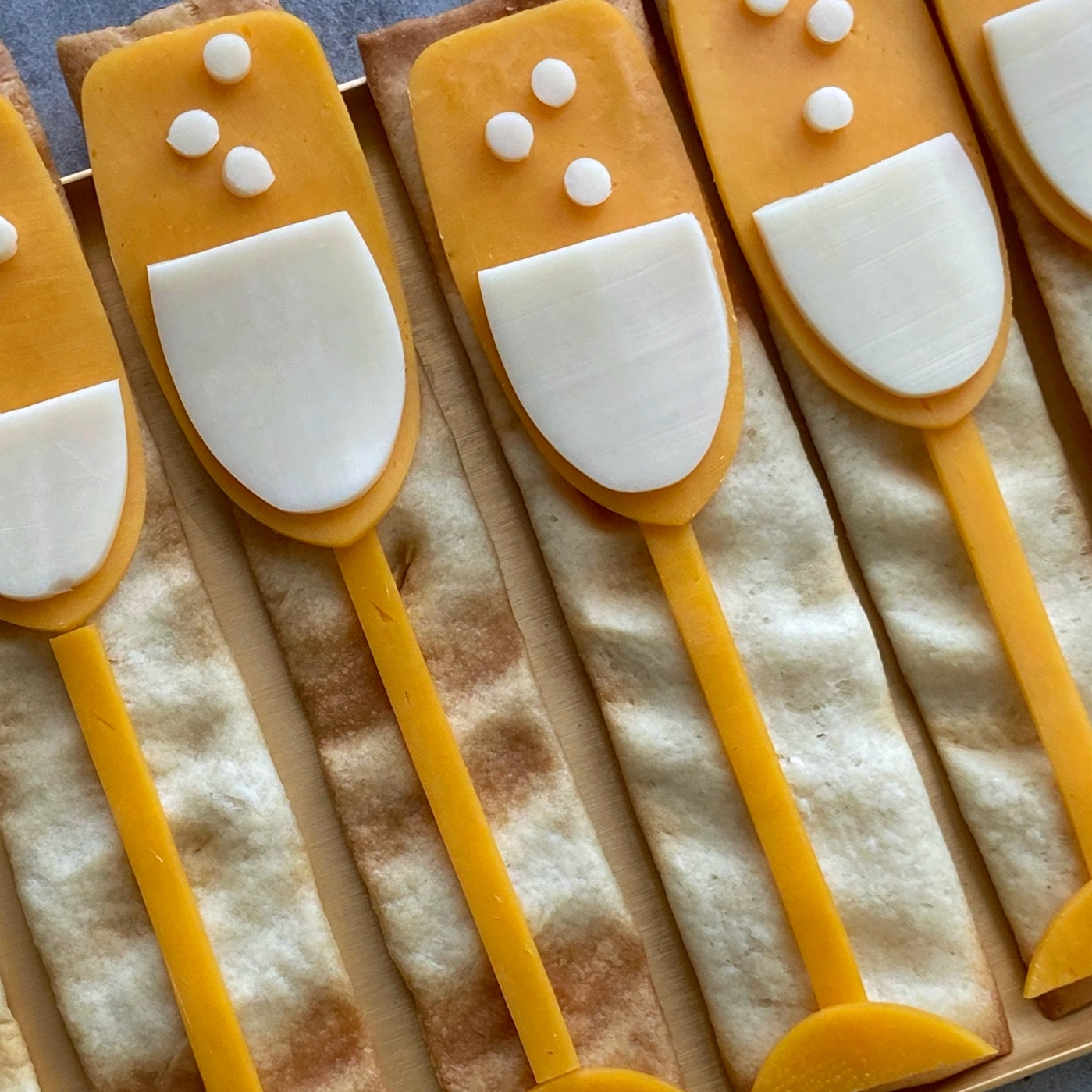 Champagne Appetizers With Cheddar